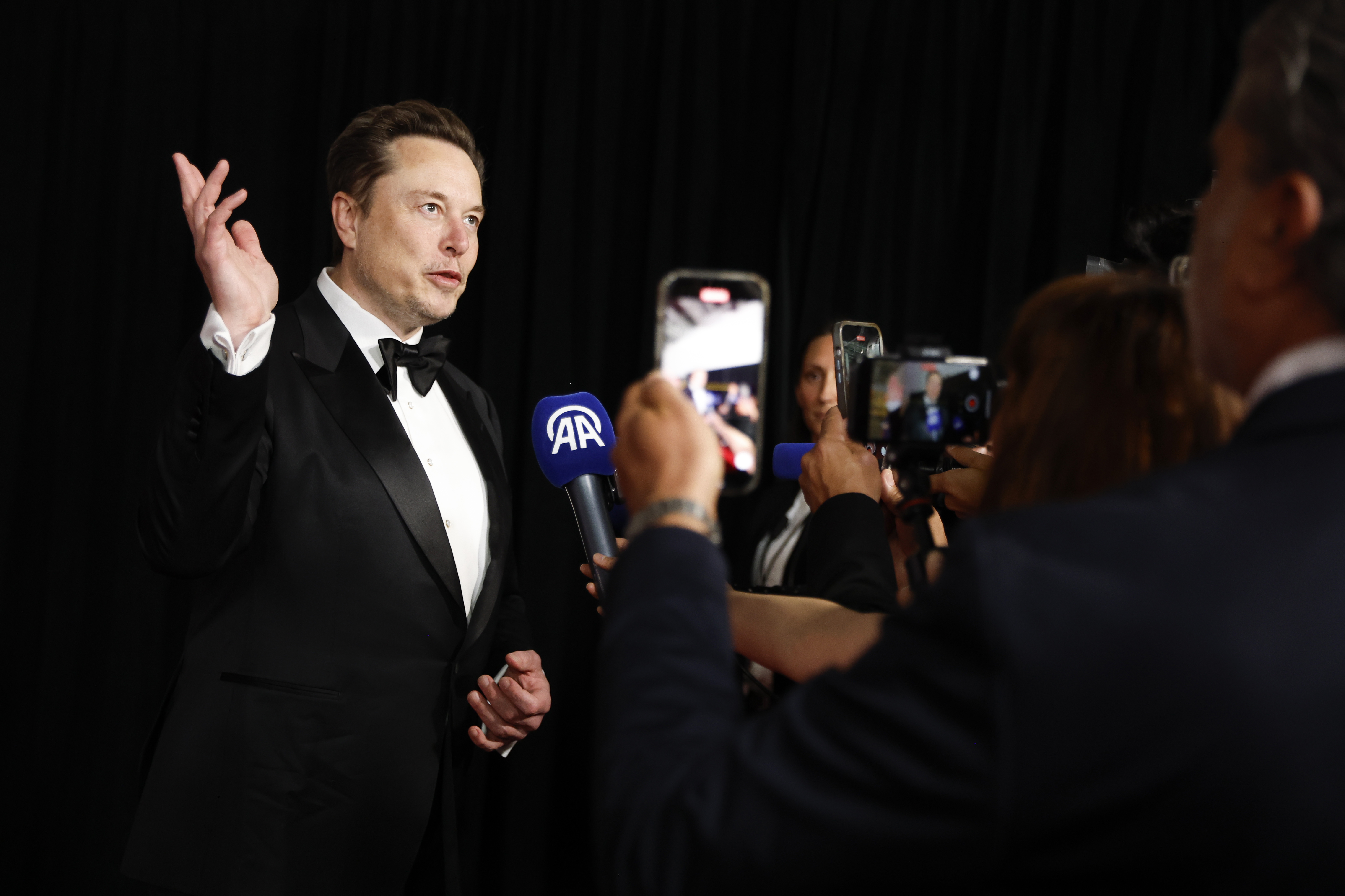 Elon Musk officially confirms Twitter's transition to Elon Musk officially confirms Twitter's transition to